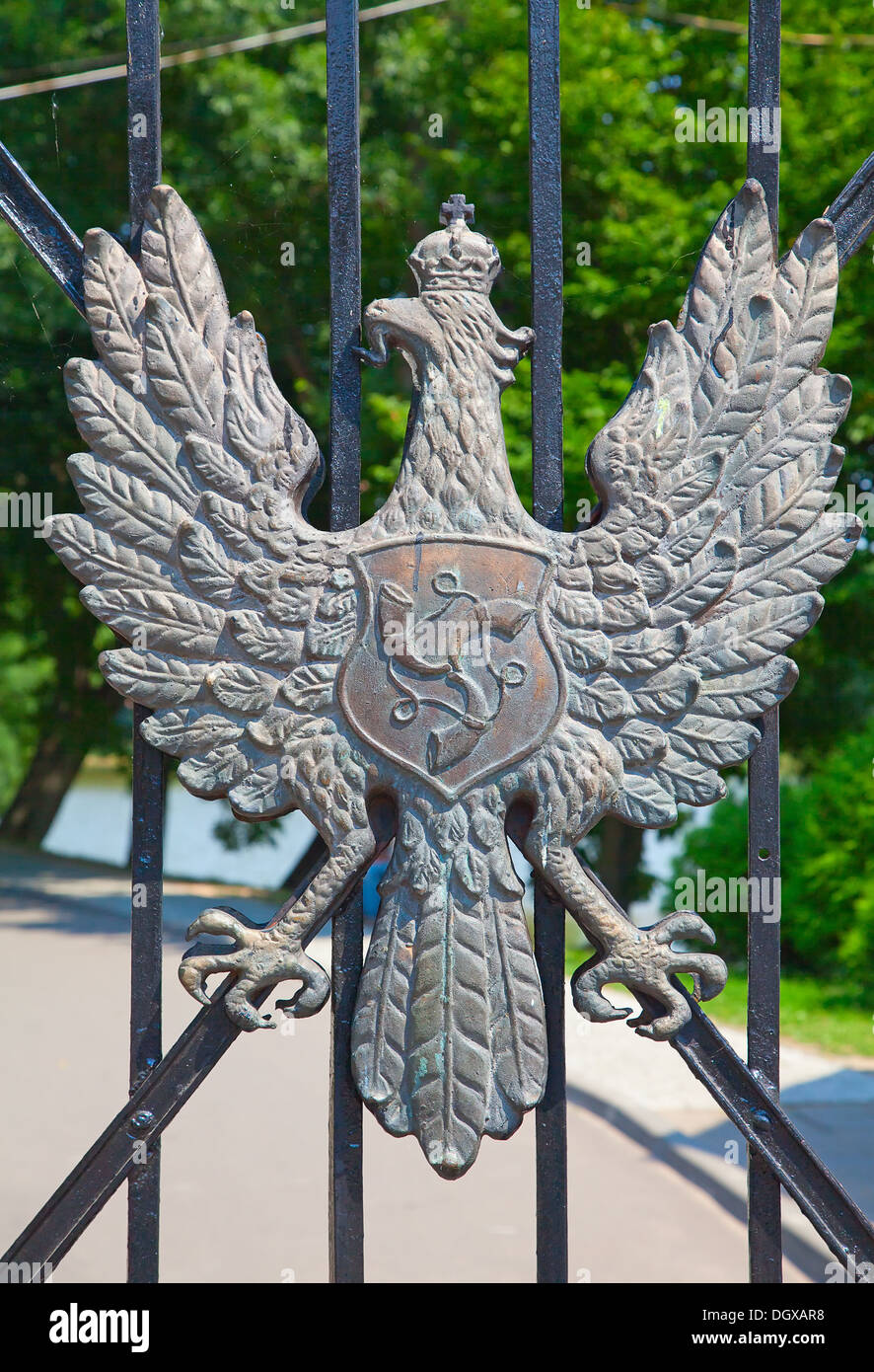 Coat arms middle tower gate hi-res stock photography and images - Alamy