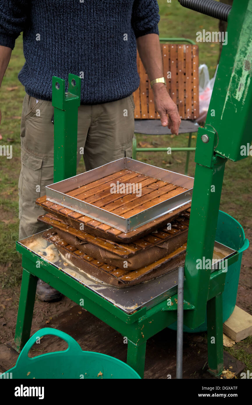 Rack & Cloth Screw Press in use at Community apple juicing day in ...