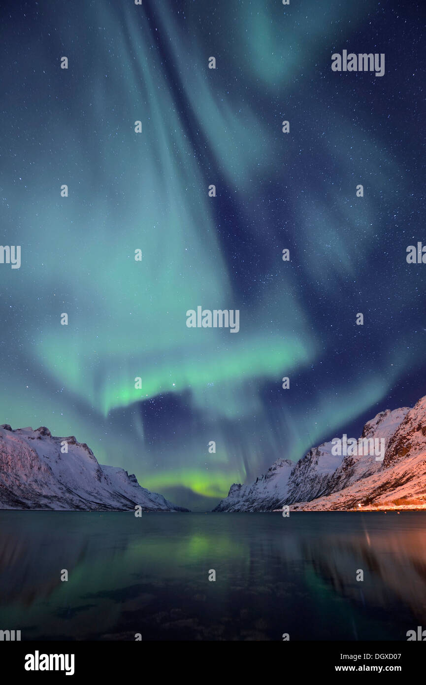 Aurora snow hi-res stock photography and images - Alamy