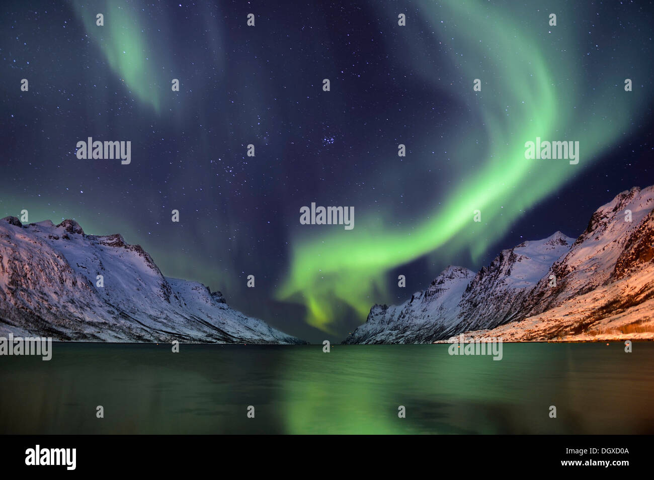 Norway northern lights fjord hi-res stock photography and images - Alamy