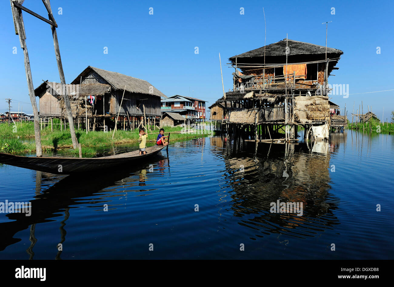 Southeast asia stilt houses travel hi-res stock photography and images ...