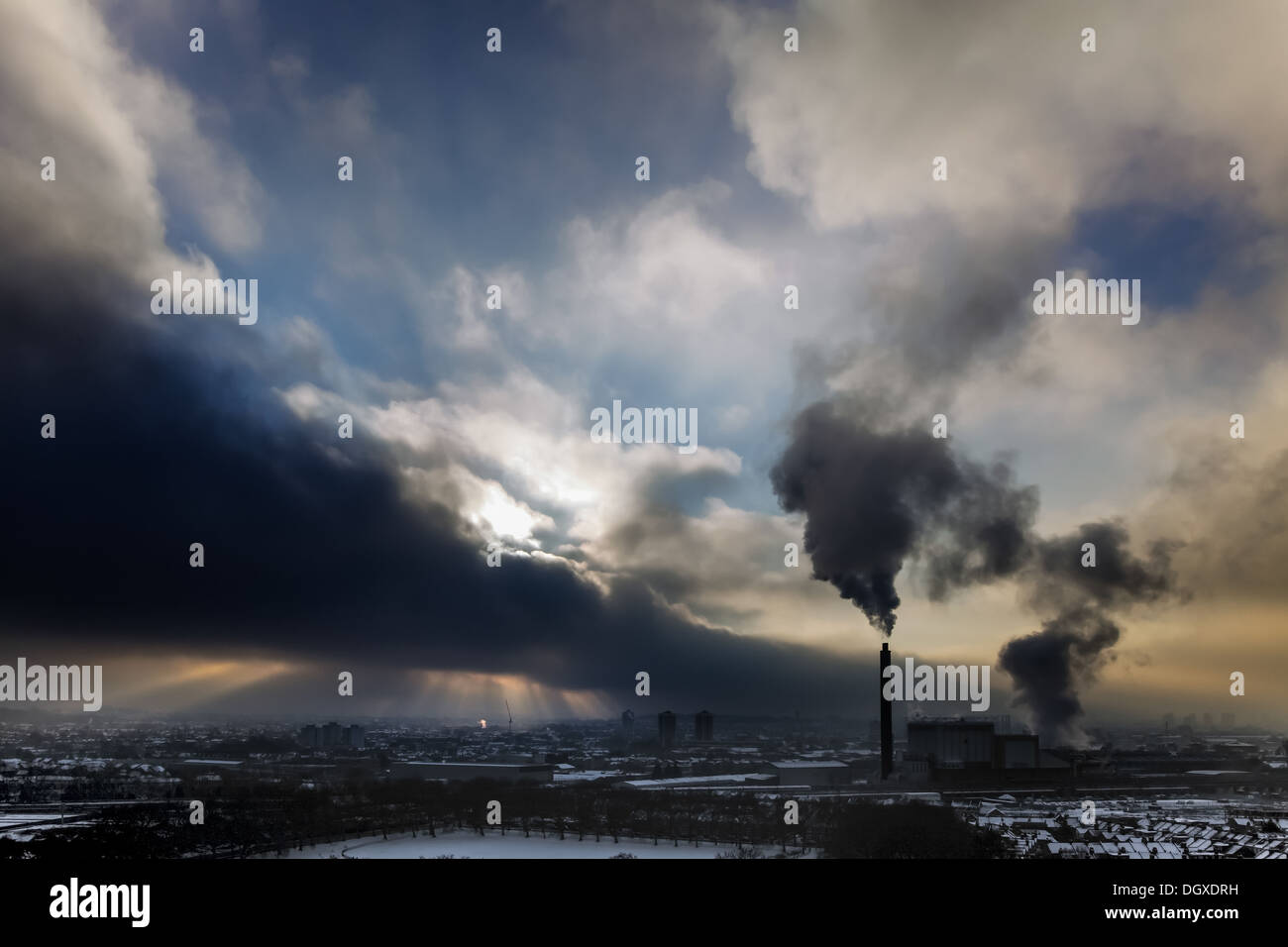 Sun rays break through the extreme cold and frost clouds in South ...