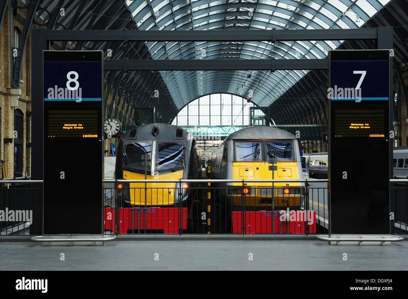 End of the line, King's Cross railway station, platforms 7 and 8 Stock ...