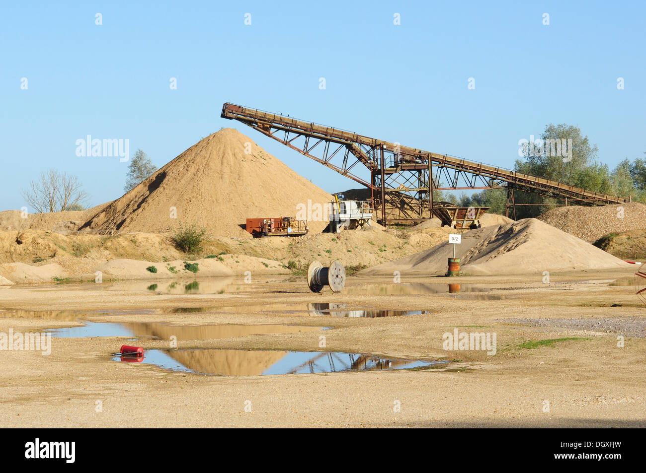 Aggregate extraction hi-res stock photography and images - Alamy