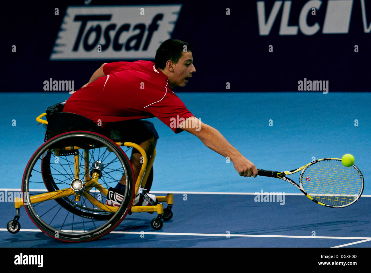 Valencia, Spain. 27th Oct, 2013. Roberto Chamizo of Spain stretches to ...