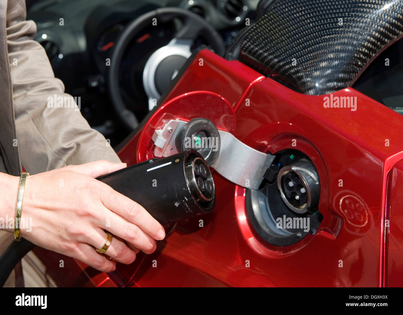 Charging a tesla roadster hi-res stock photography and images - Alamy