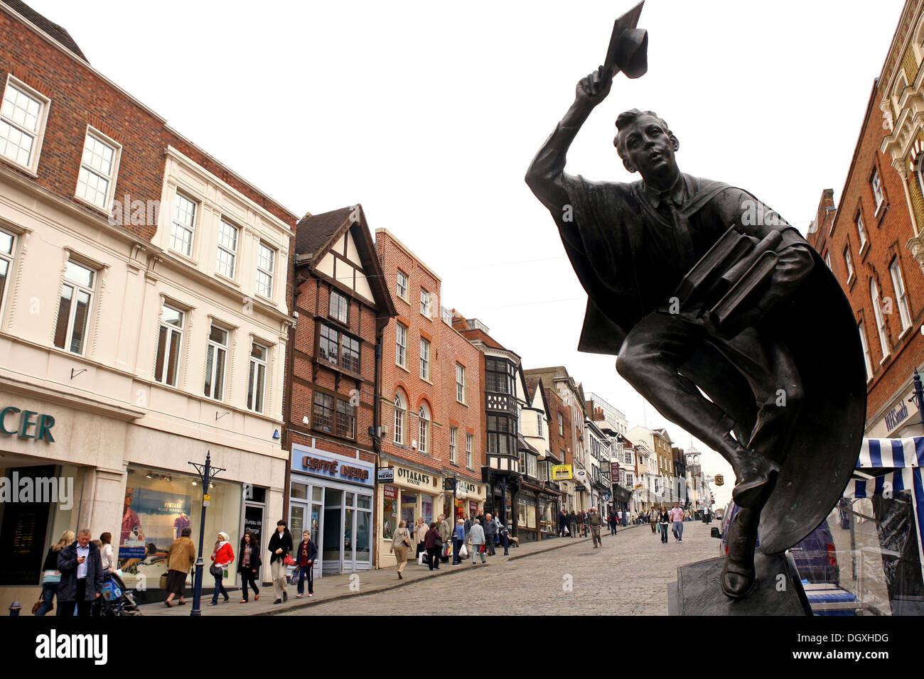 Guildford statue high street hi-res stock photography and images - Alamy