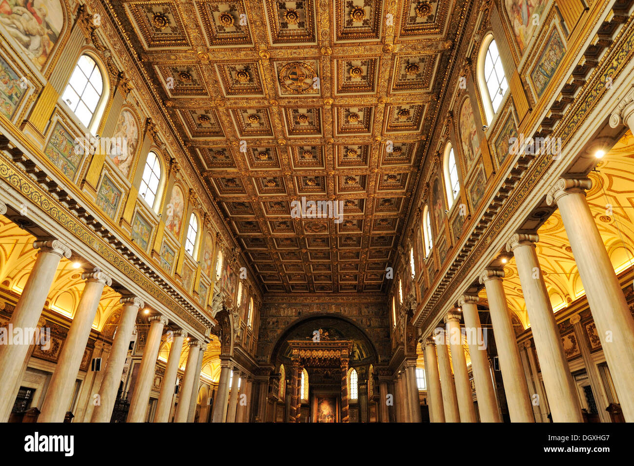 Santa maria maggiore rome interior hi-res stock photography and images ...