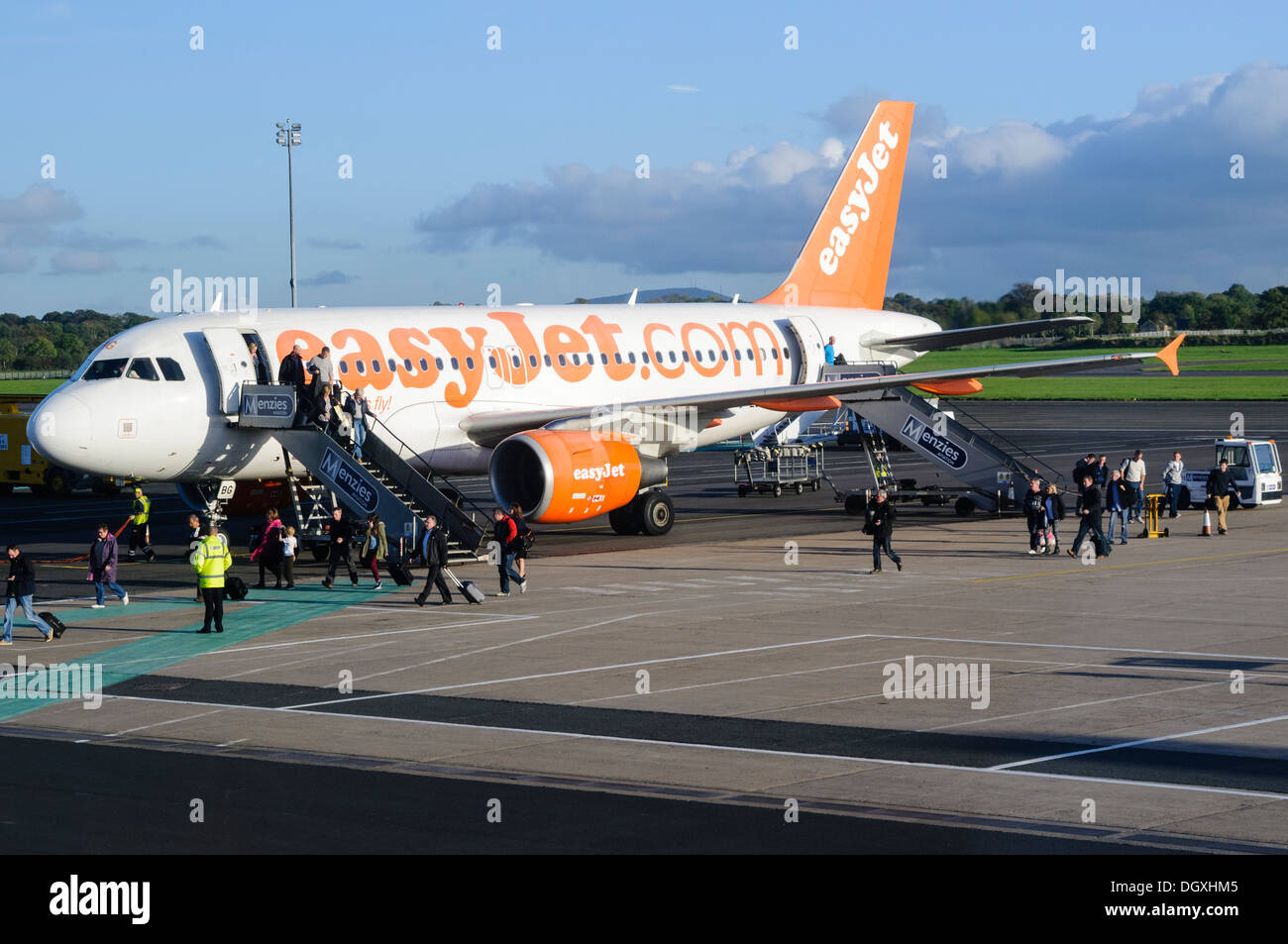 Passengers disembark from an Easyjet plane Stock Photo - Alamy