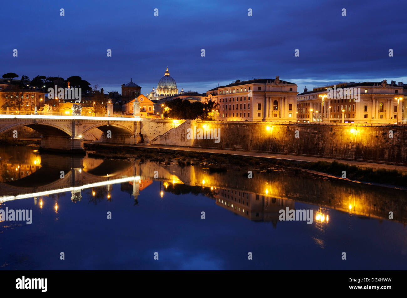 Ponte vittorio emmanuel ii hi-res stock photography and images - Alamy