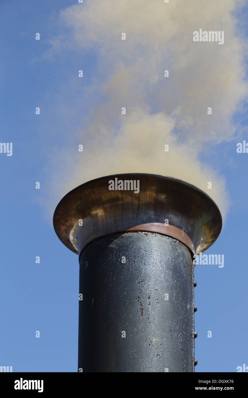 Steam engine with chimney hi-res stock photography and images - Alamy