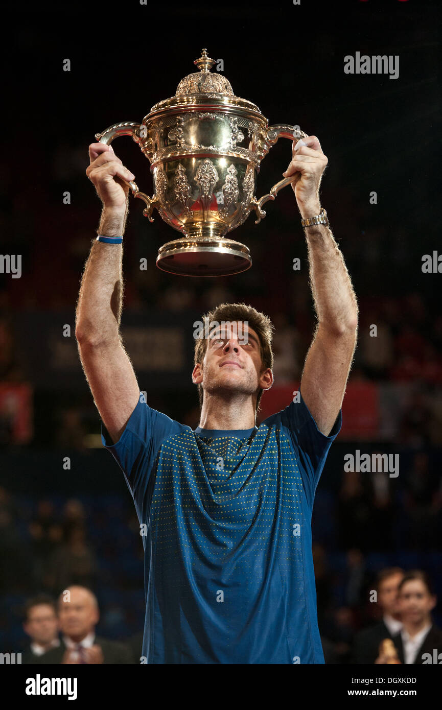 Roger federer trophy hi-res stock photography and images - Alamy