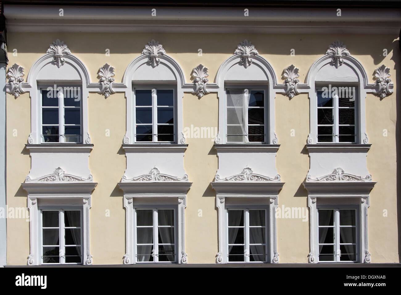 House facade lots windows hi-res stock photography and images - Alamy