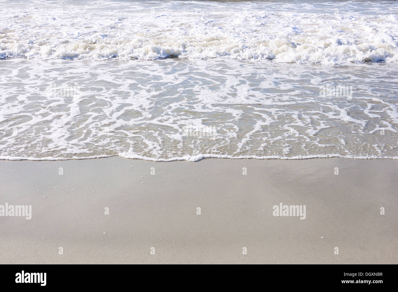 Foamy waves ocean washing hi-res stock photography and images - Alamy
