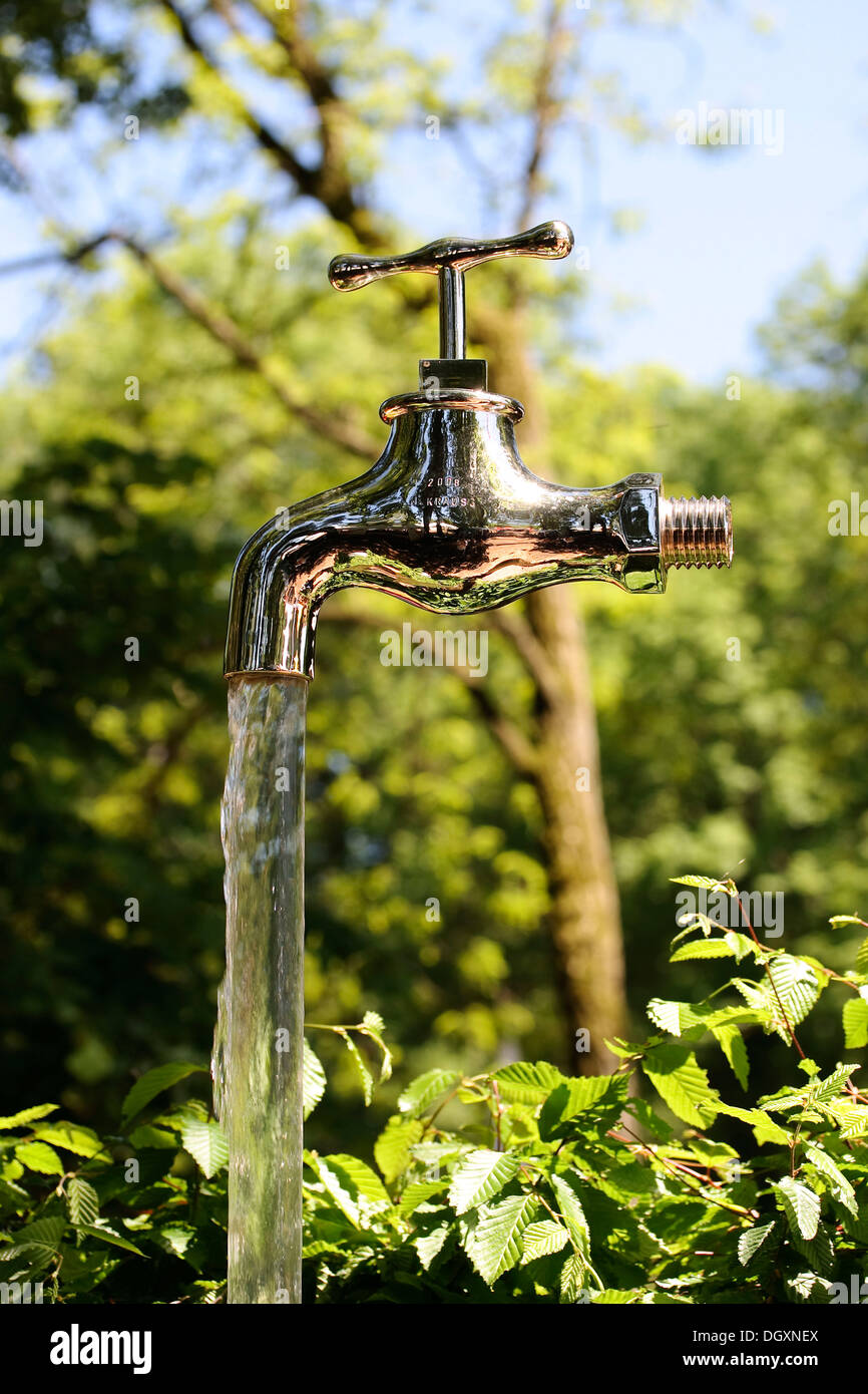 Outdoor faucet side view hi-res stock photography and images - Alamy