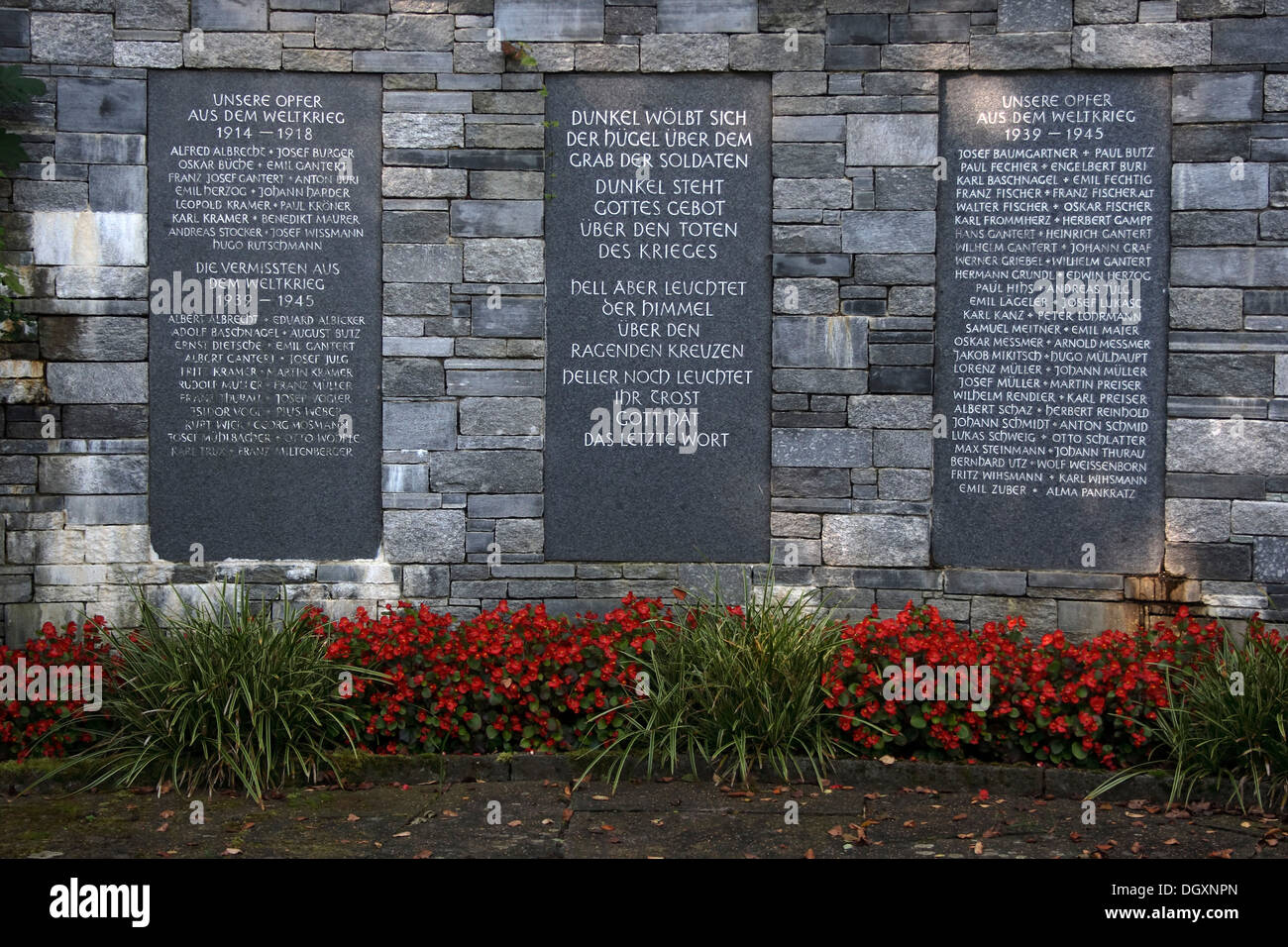 First world war memorial plaques hi-res stock photography and images ...