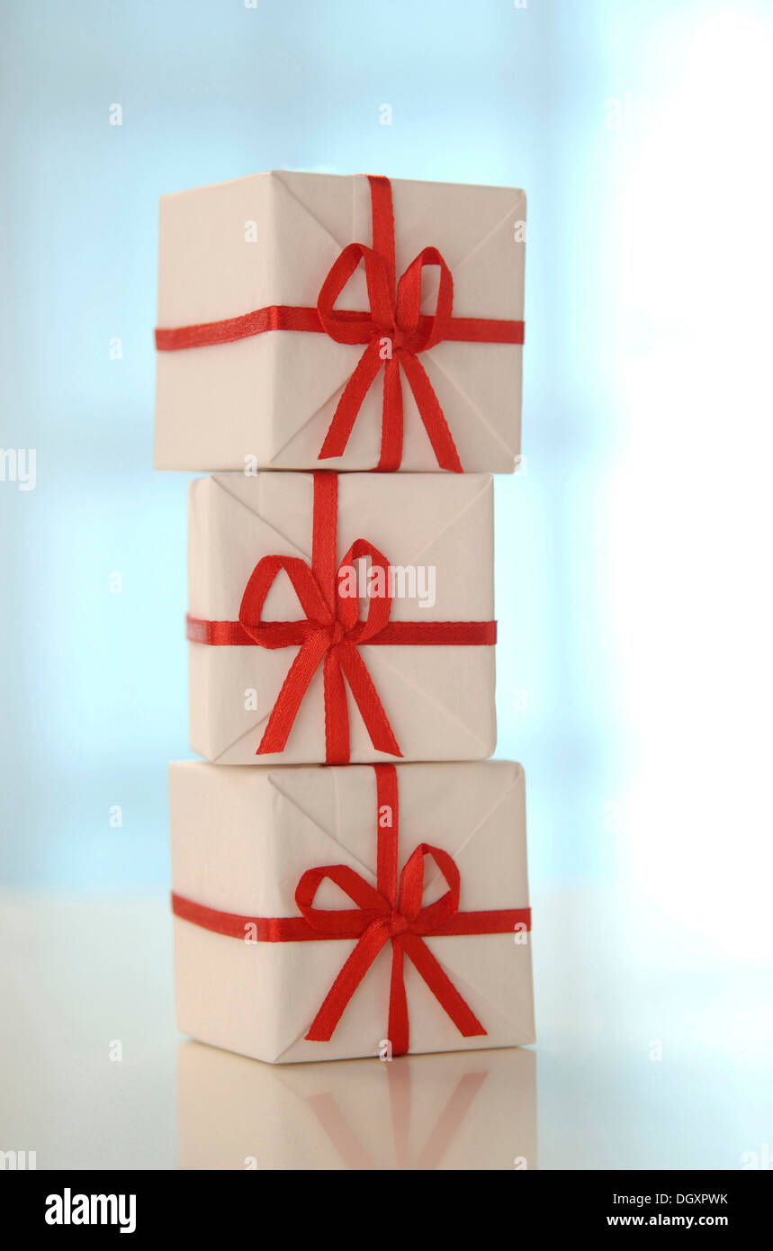Stack of gifts hi-res stock photography and images - Alamy