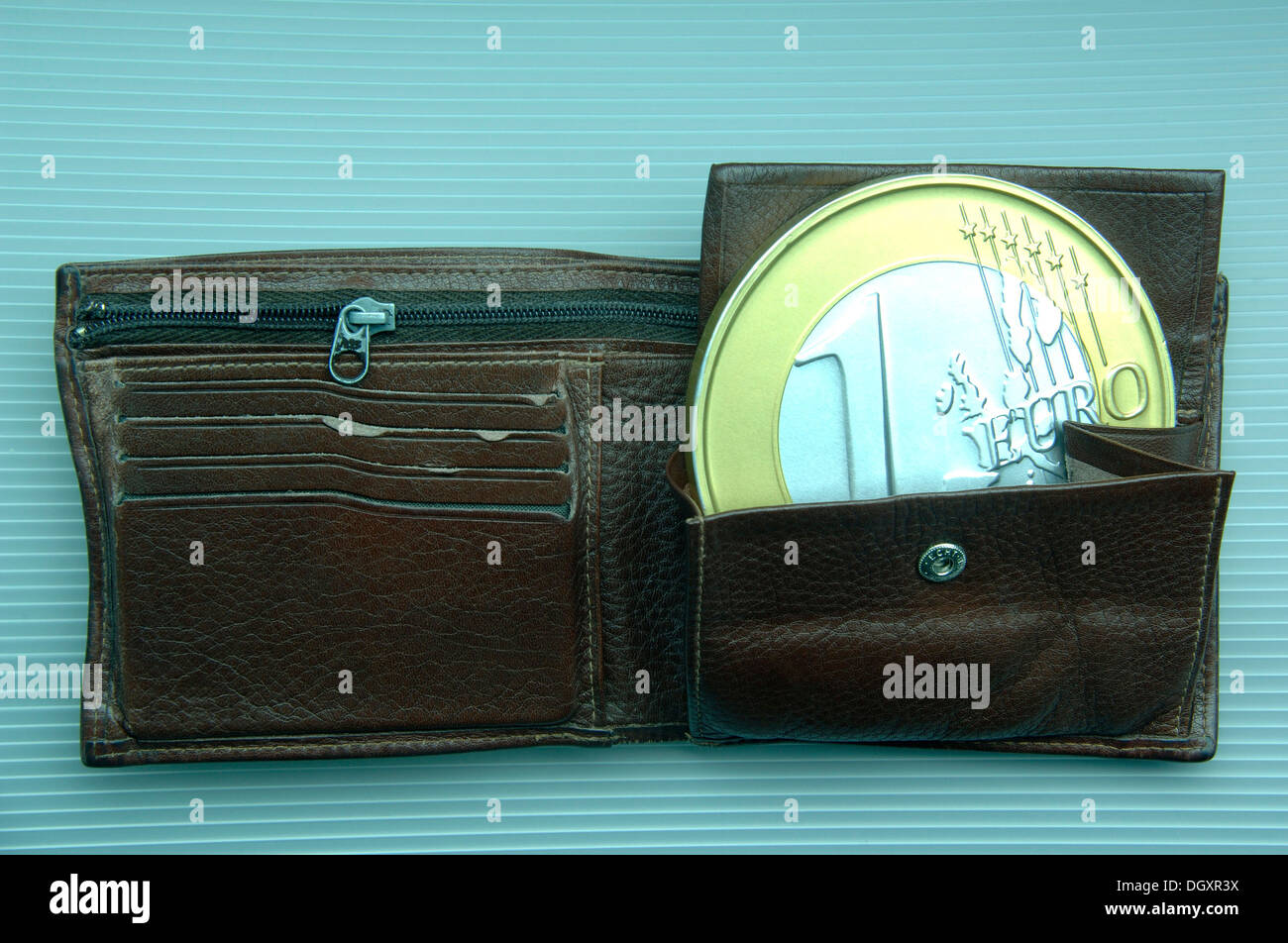 Euro coin in wallet hi-res stock photography and images - Alamy