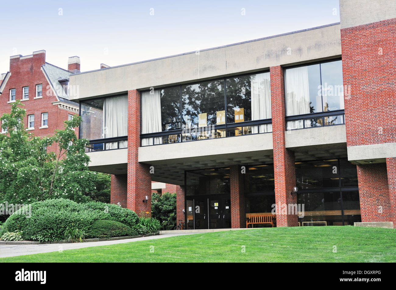 Amherst college campus hi-res stock photography and images - Alamy