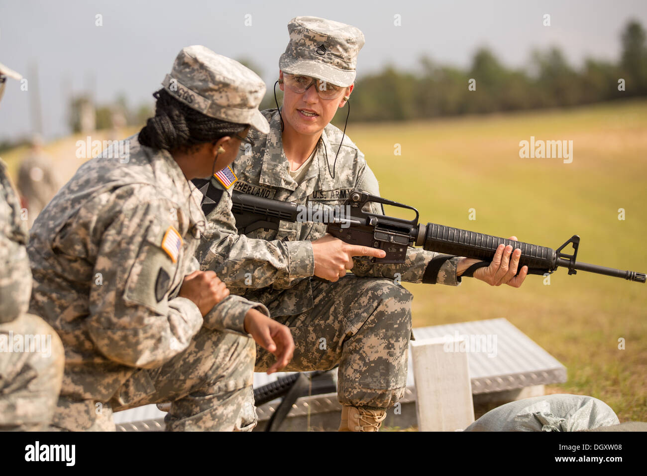 Drill instructor rifle instruction hi-res stock photography and images ...