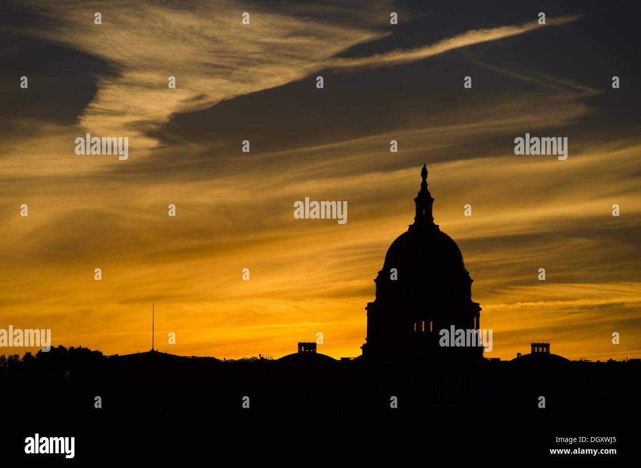 Sunrise united states capitol hi-res stock photography and images - Alamy