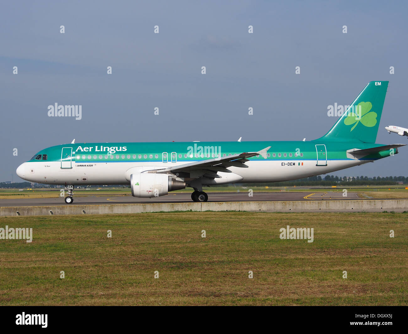 EI-DEM is an Airbus A320-214 from Aer Lingus, taxiing at Schiphol ...