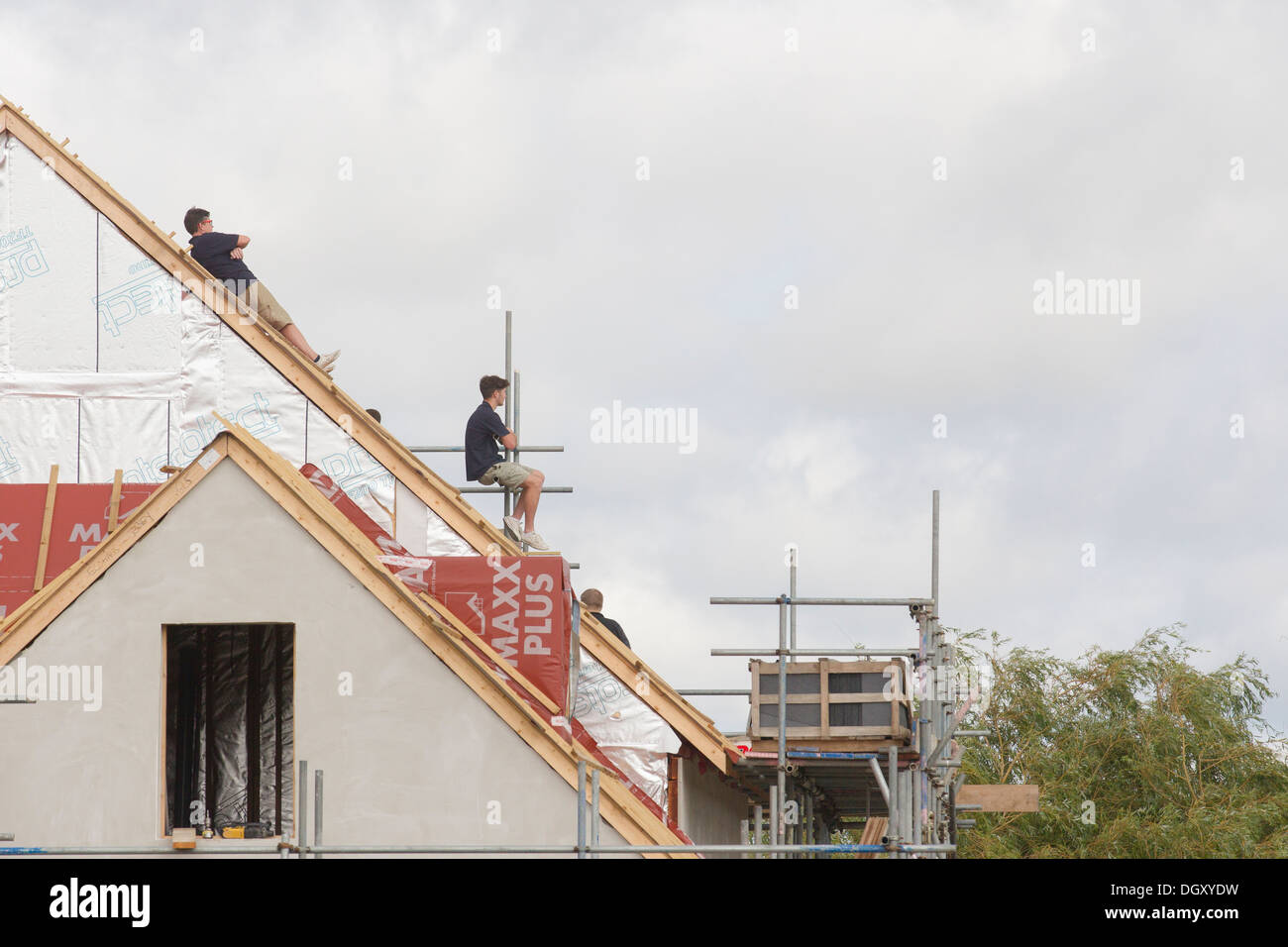 builders resting on roof enjoying the view Delta Maxx Plus roof ...