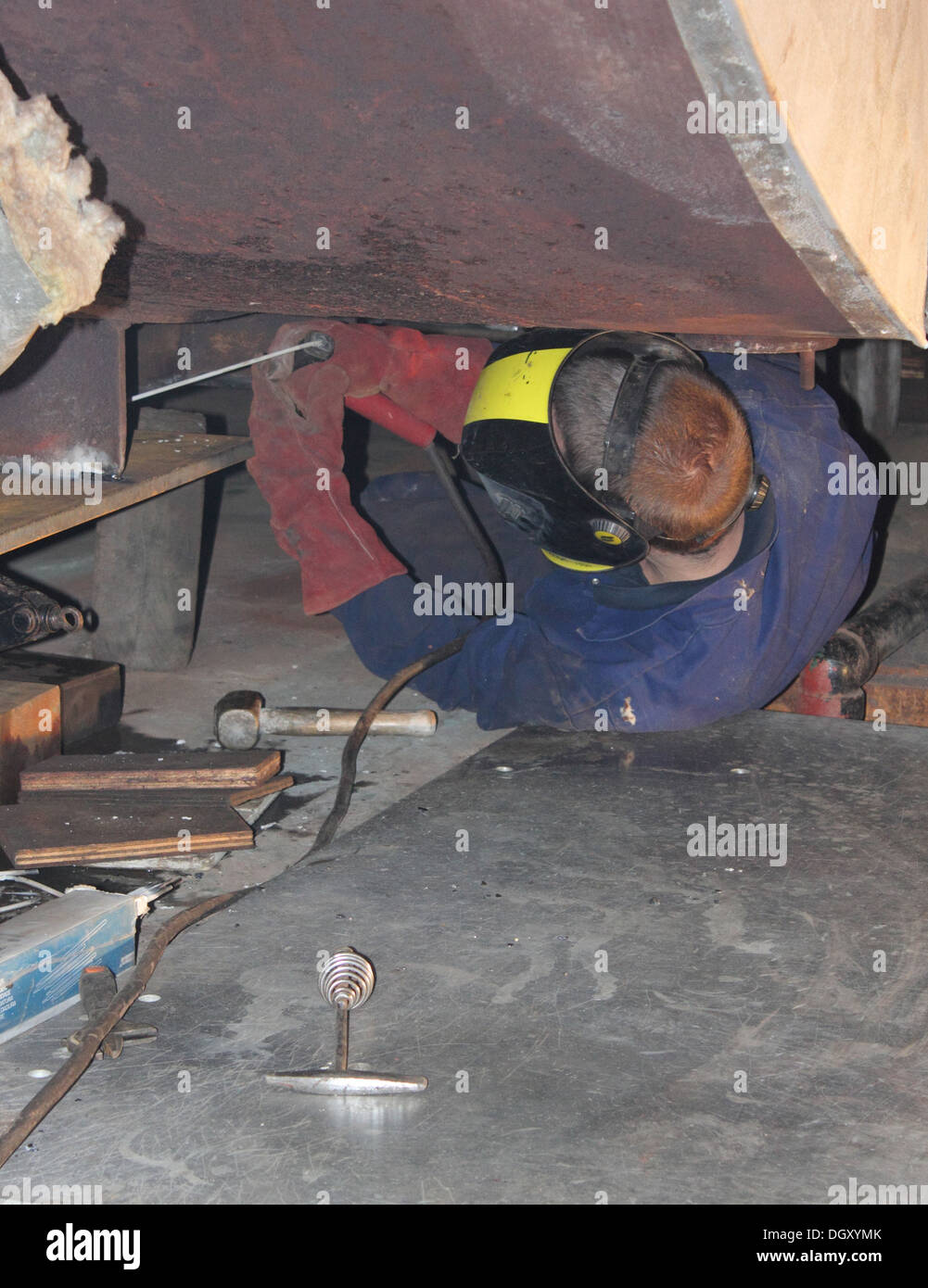 Welder repairing pipes hi-res stock photography and images - Alamy