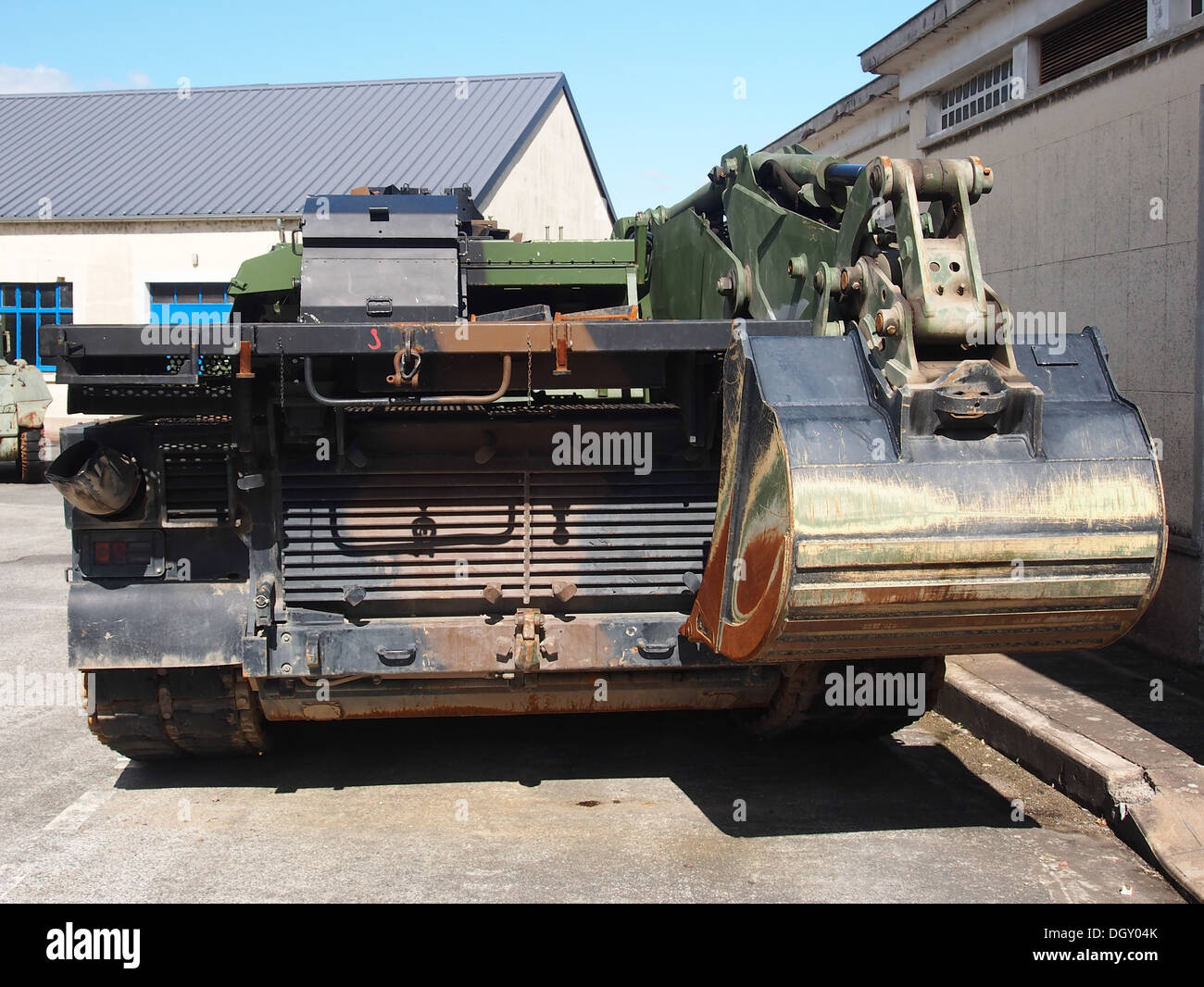 The DNG/DCL (Dépanneur Nouvelle Génération ou Dépanneur du Char Leclerc ...