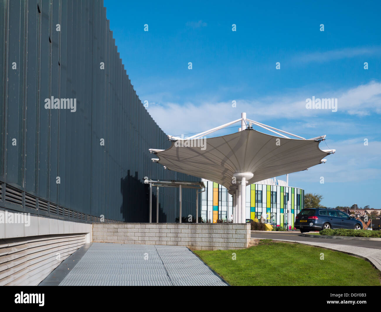 Glass front of Kingsmill Hospital in Mansfield Stock Photo - Alamy