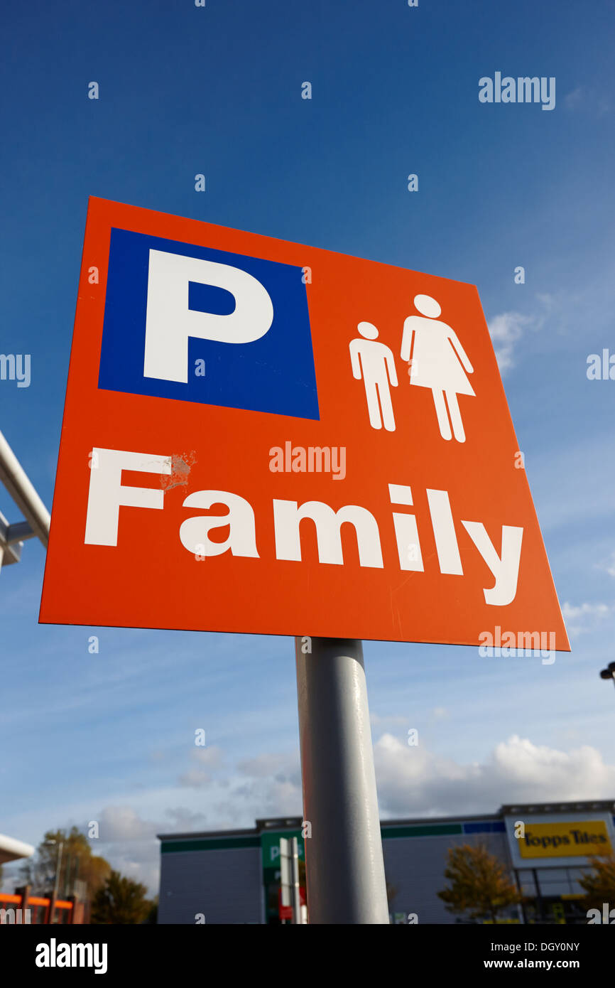 Family parking spaces hi-res stock photography and images - Alamy