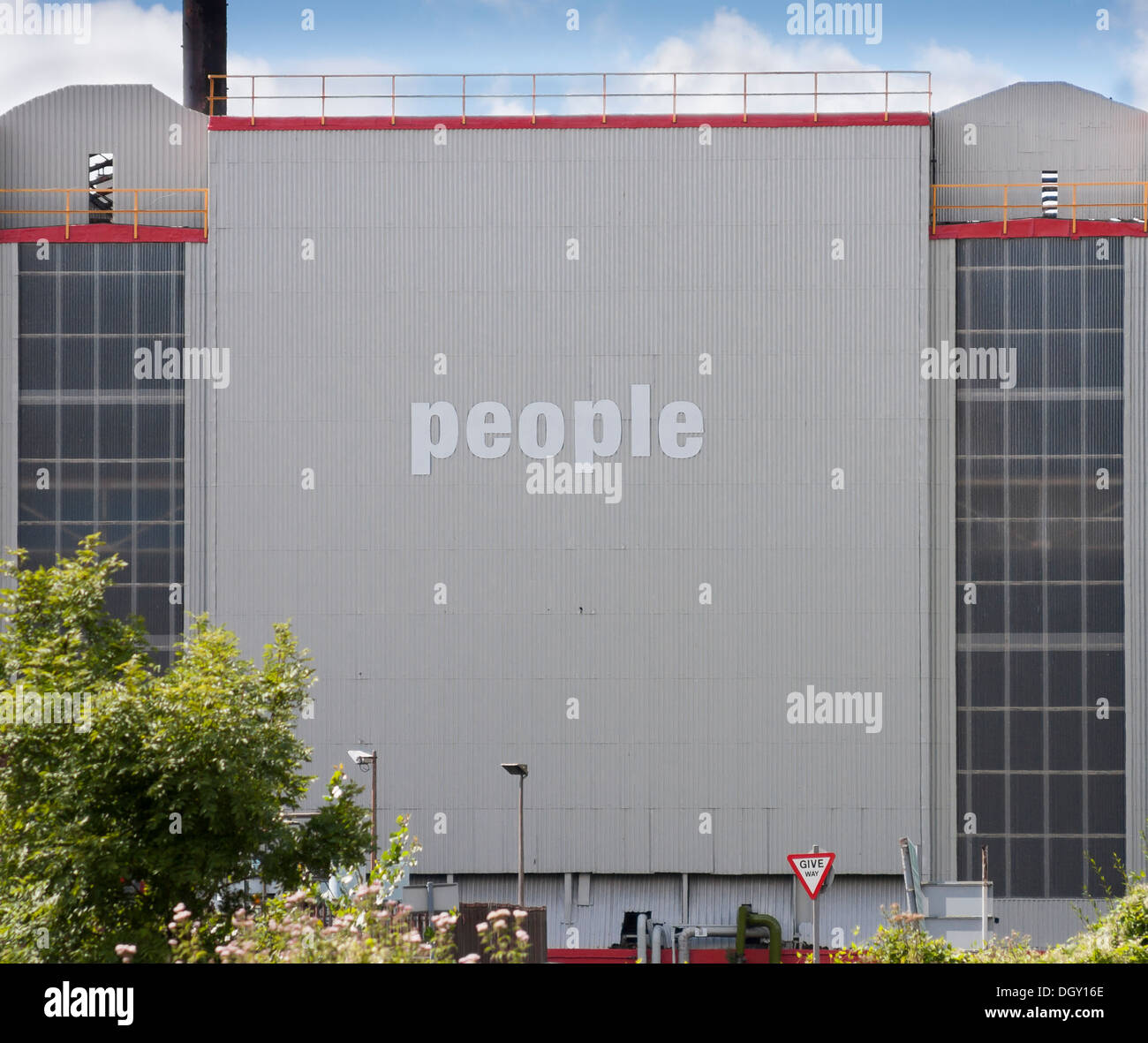 Commercial building people hi-res stock photography and images - Alamy
