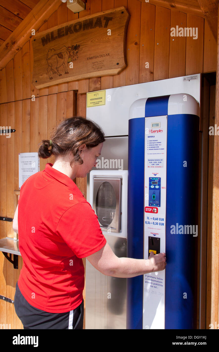 Bank vending machines hi-res stock photography and images - Alamy
