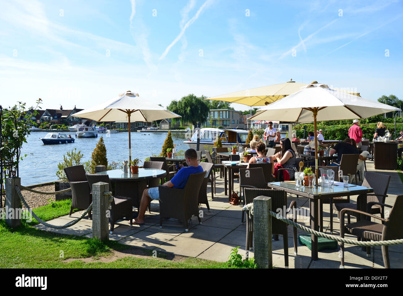 Riverside garden at The Swan Inn, Horning, Norfolk Broads, Norfolk ...