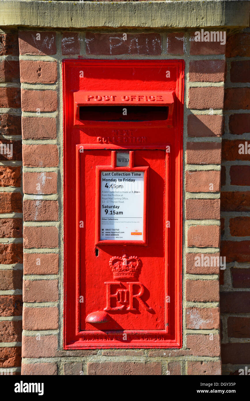 Post box at Horning Post Office, Lower Street, Horning, Norfolk Broads ...