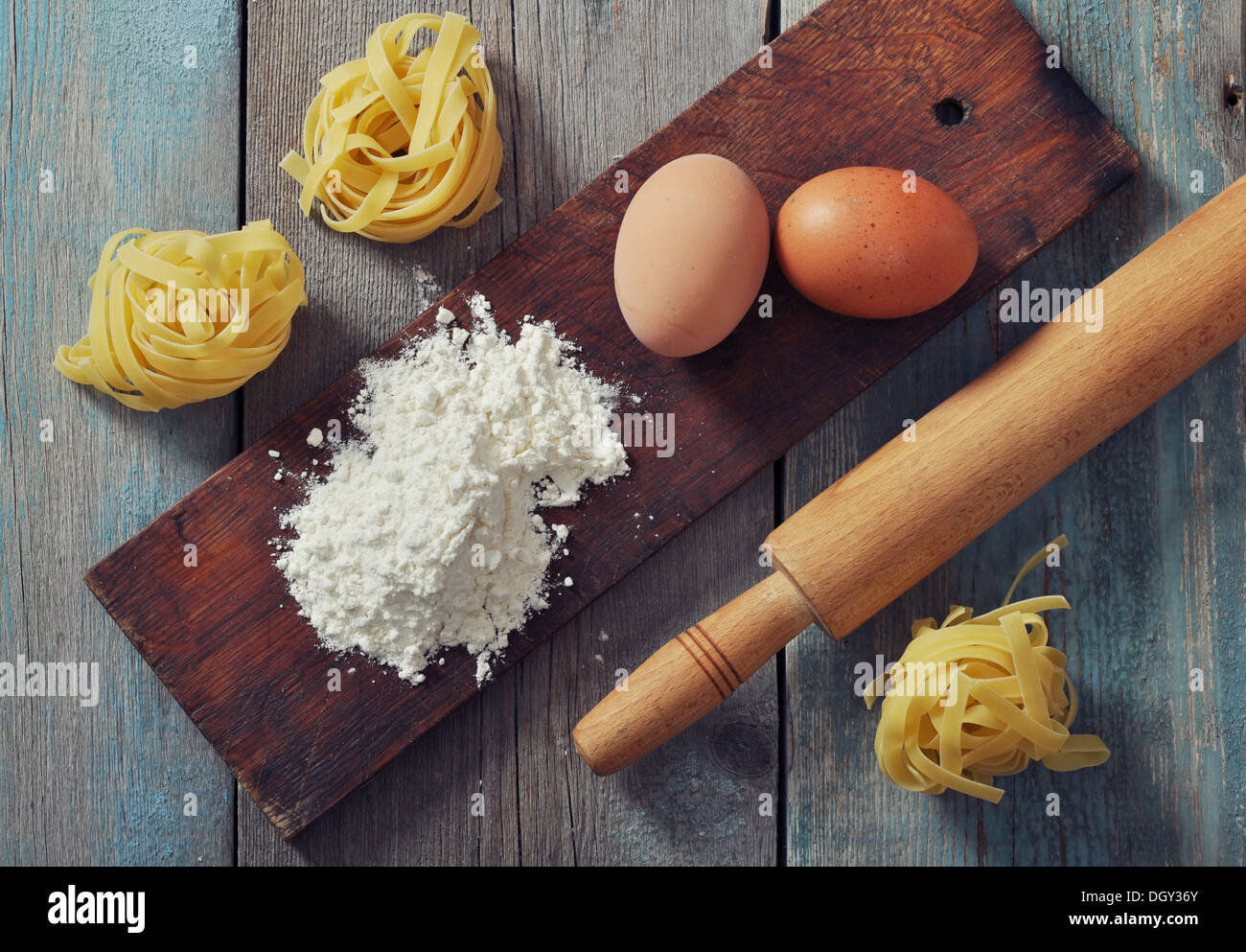 Rolling pin egg flour hi-res stock photography and images - Alamy