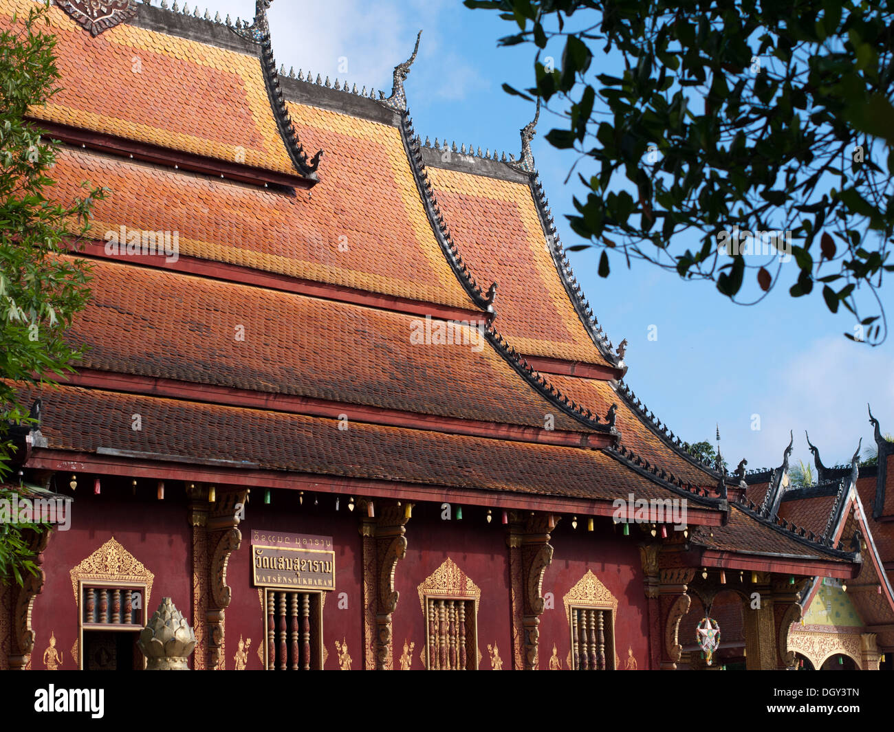 A view of the fine architecture of Wat Sene Souk Haram (Wat Sen ...