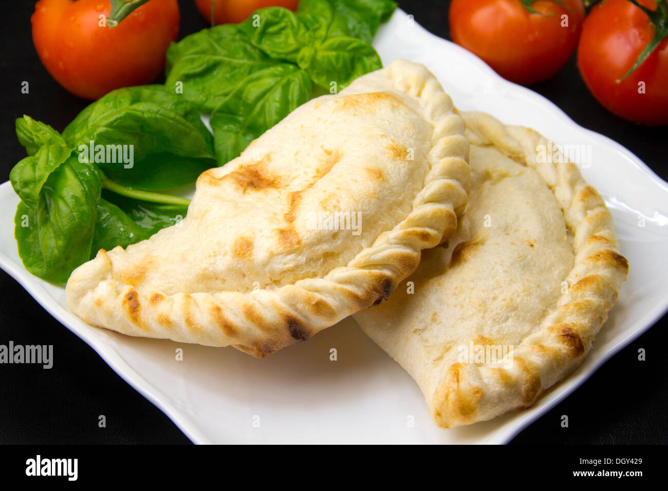 Calzone hi-res stock photography and images - Alamy