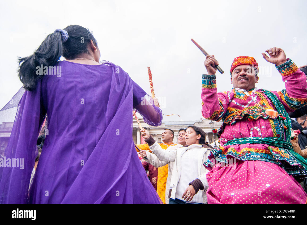 Garba indian dance hi-res stock photography and images - Alamy