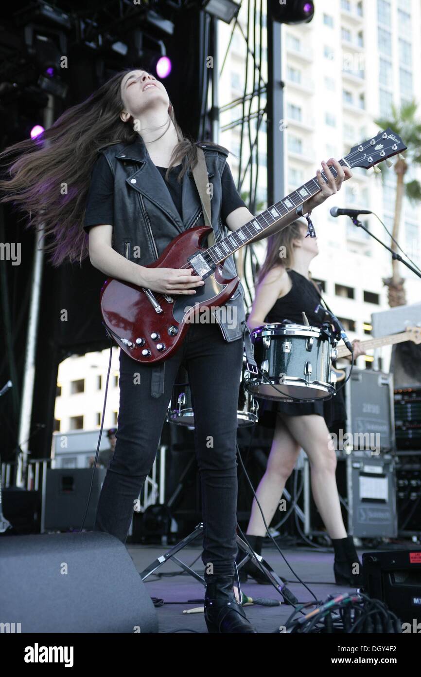Danielle haim hi-res stock photography and images - Alamy