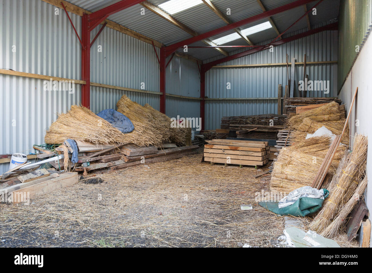 Reed roof hi-res stock photography and images - Alamy