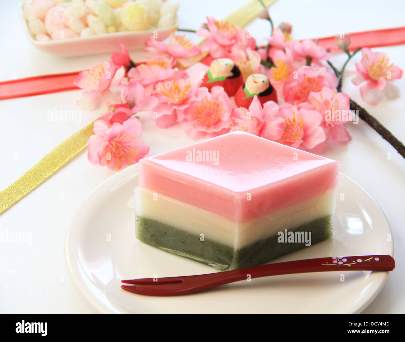 Hishi-mochi (Lozenge-shaped rice cake Stock Photo - Alamy