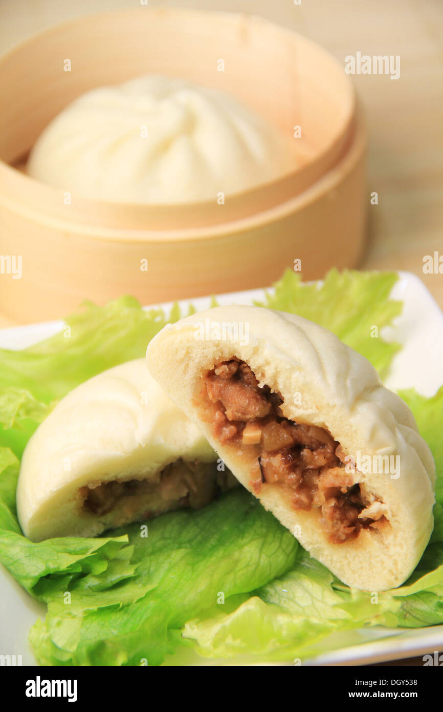 Nikuman steamed meat bun hi-res stock photography and images - Alamy