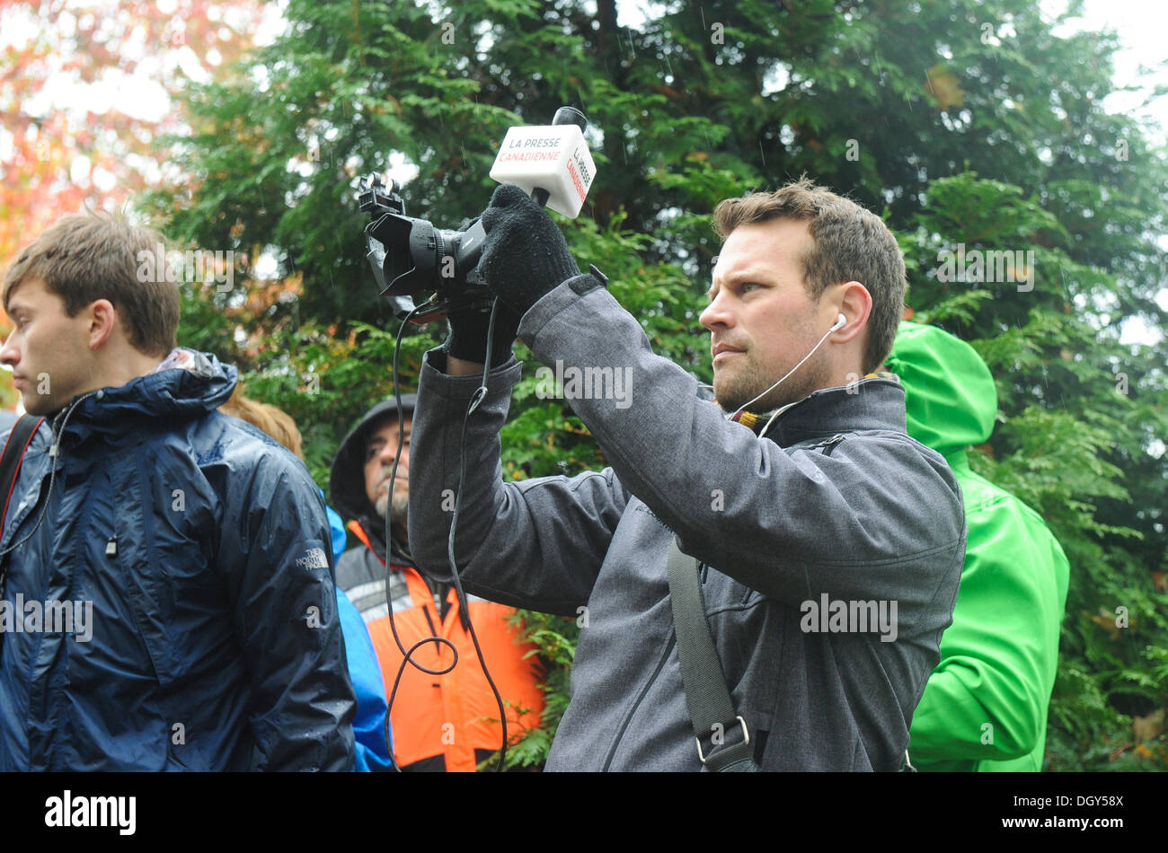 Montreal, Canada . 26th Oct, 2013. Photo journalist.Participants ...