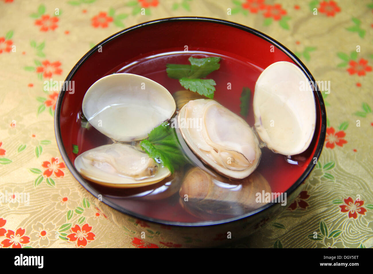 Ushio-jiru (Japanese clam soup Stock Photo - Alamy