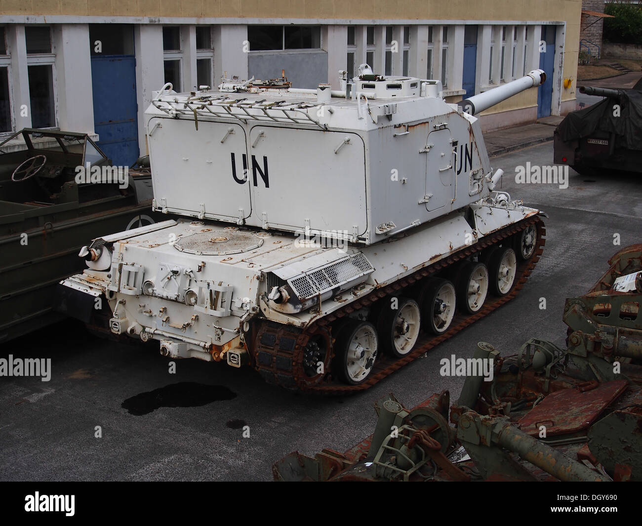 The United Nations GTC 155mm AUF1 is a French self-propelled artillery ...