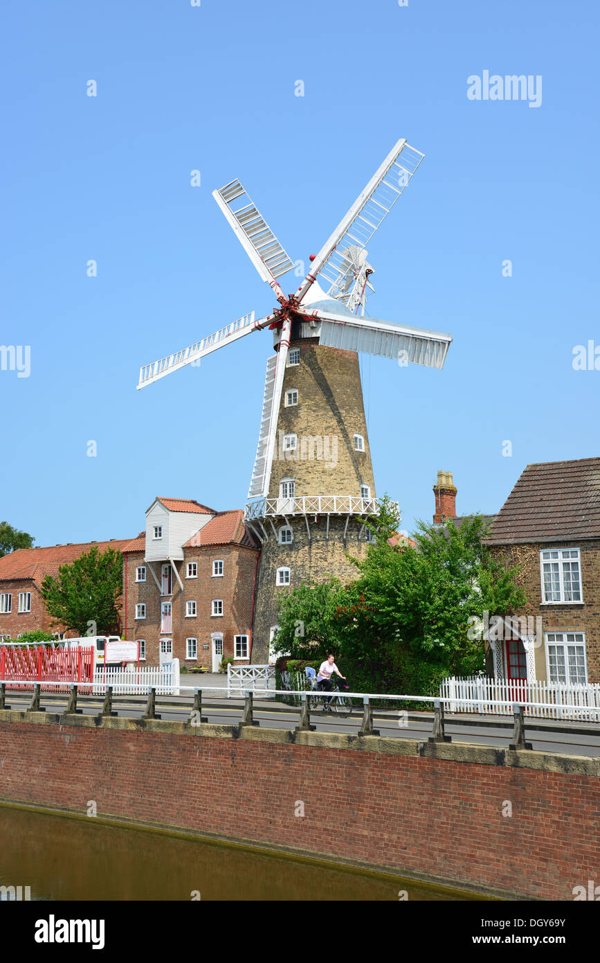 19th century Maud Foster Tower Windmill by the Maud Foster Drain ...