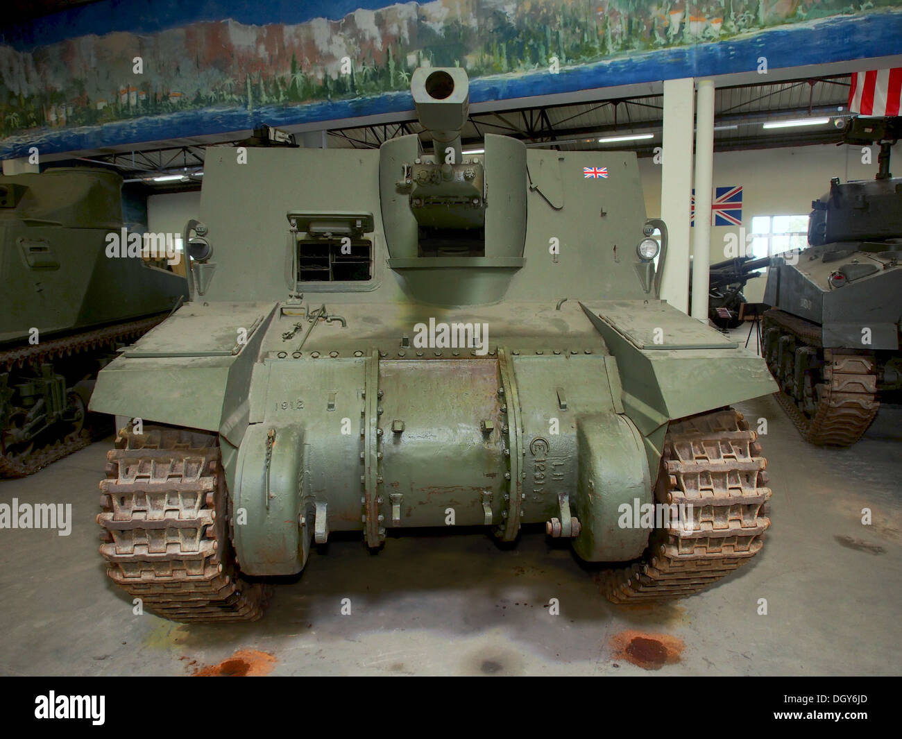 Tanks artillery pieces armored vehicles hi-res stock photography and ...