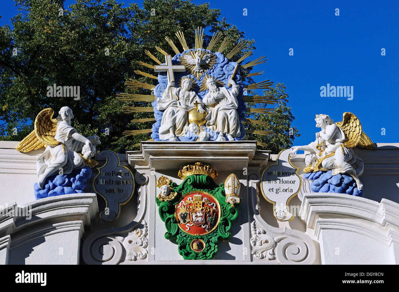 Angel coat of arms hi-res stock photography and images - Alamy
