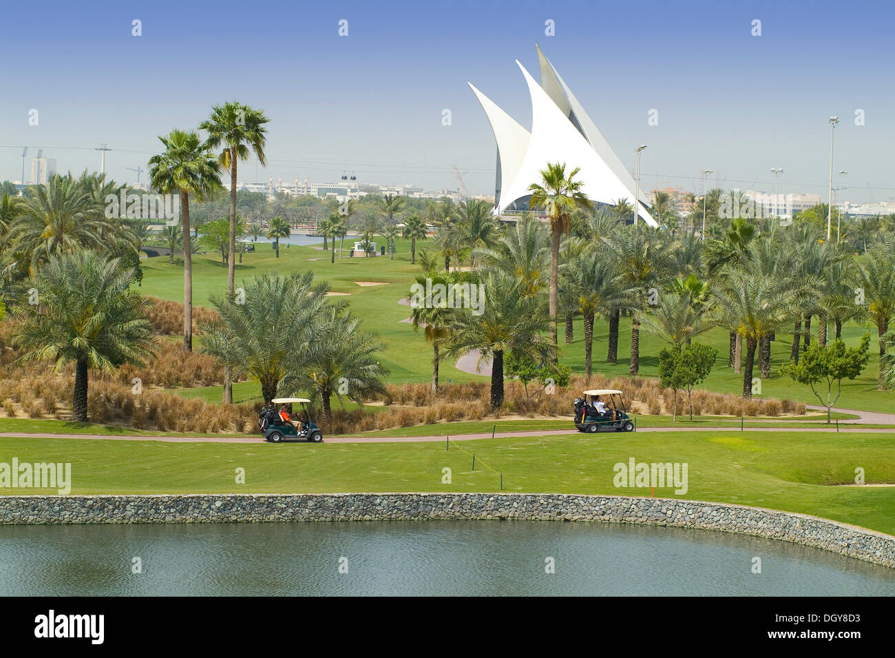 Dubai golf course hi-res stock photography and images - Alamy